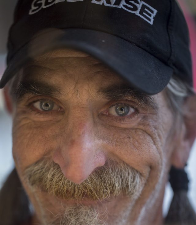 Our vendors: Roger Meier (Surprise, Bern, Switzerland) • INSP