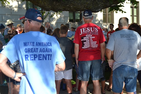 Tackling right-wing extremists by “exposing them in their own words ...