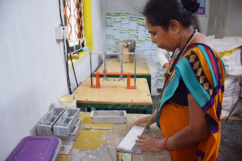 The Goan village women helping mitigate plastic pollution by making eco ...