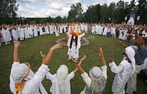 Sekten: Wenn soziale und religiöse Bindungen sich verdunkeln • INSP ...